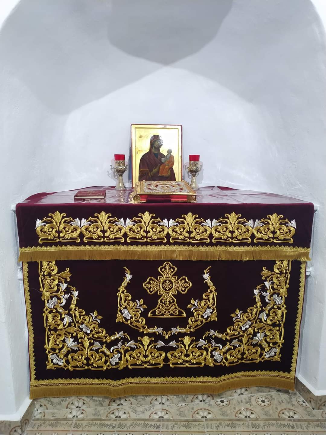 We provide Greek orthodox vestments online and an Orthodox priest ...
